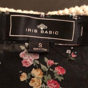 Iris Basic | Tops | Iris Basic Floral Crop Top | Poshmark